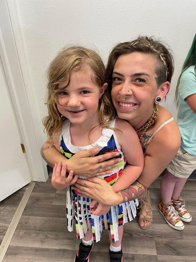 Kiwi Louise Piercing – Kiwi Louise offers a variety of piercing, tooth ...